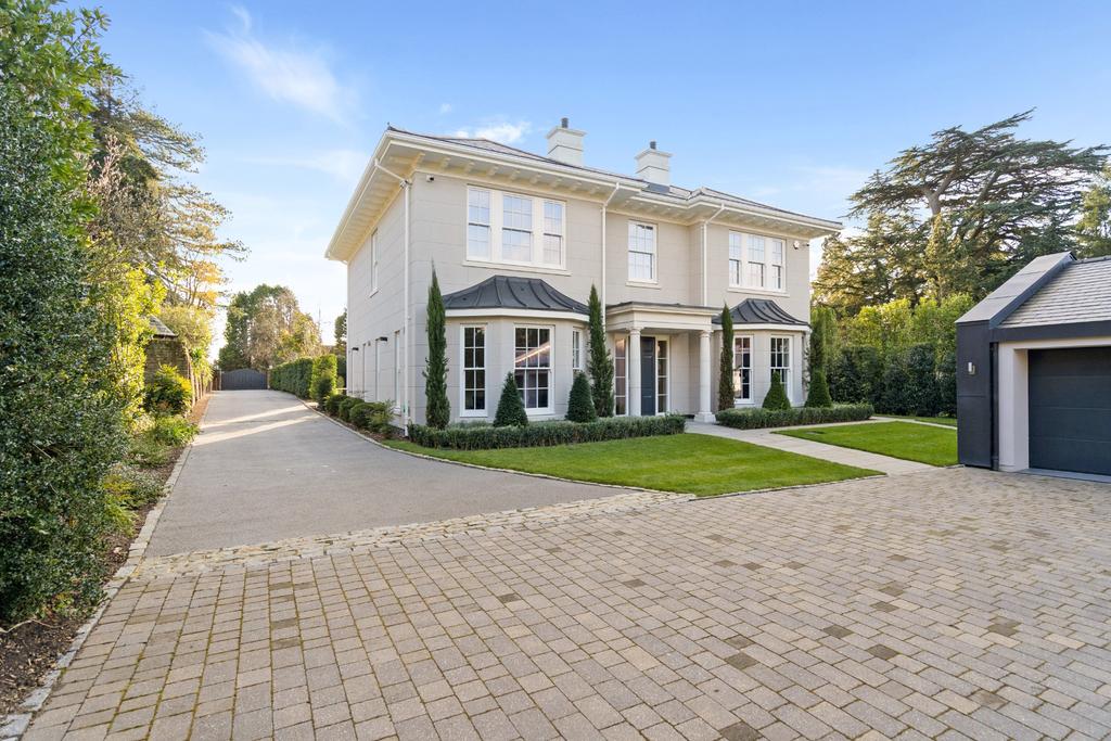 Bishopsgate Road, Englefield Green 6 bed detached house - £4,500,000