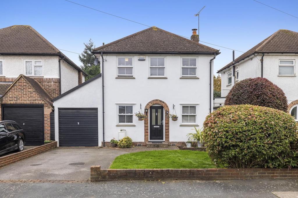 Imber Grove, Esher, KT10 4 bed detached house - £1,200,000