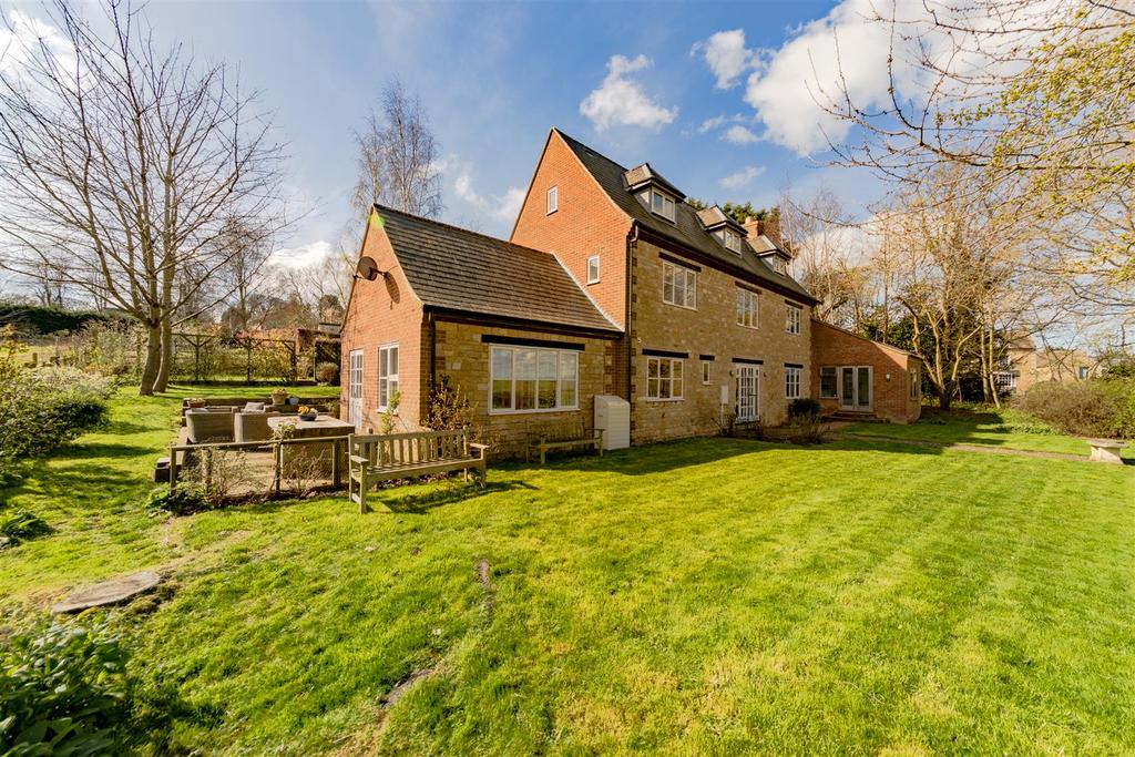 Church Street, Wing, Rutland 4 bed character property - £800,000