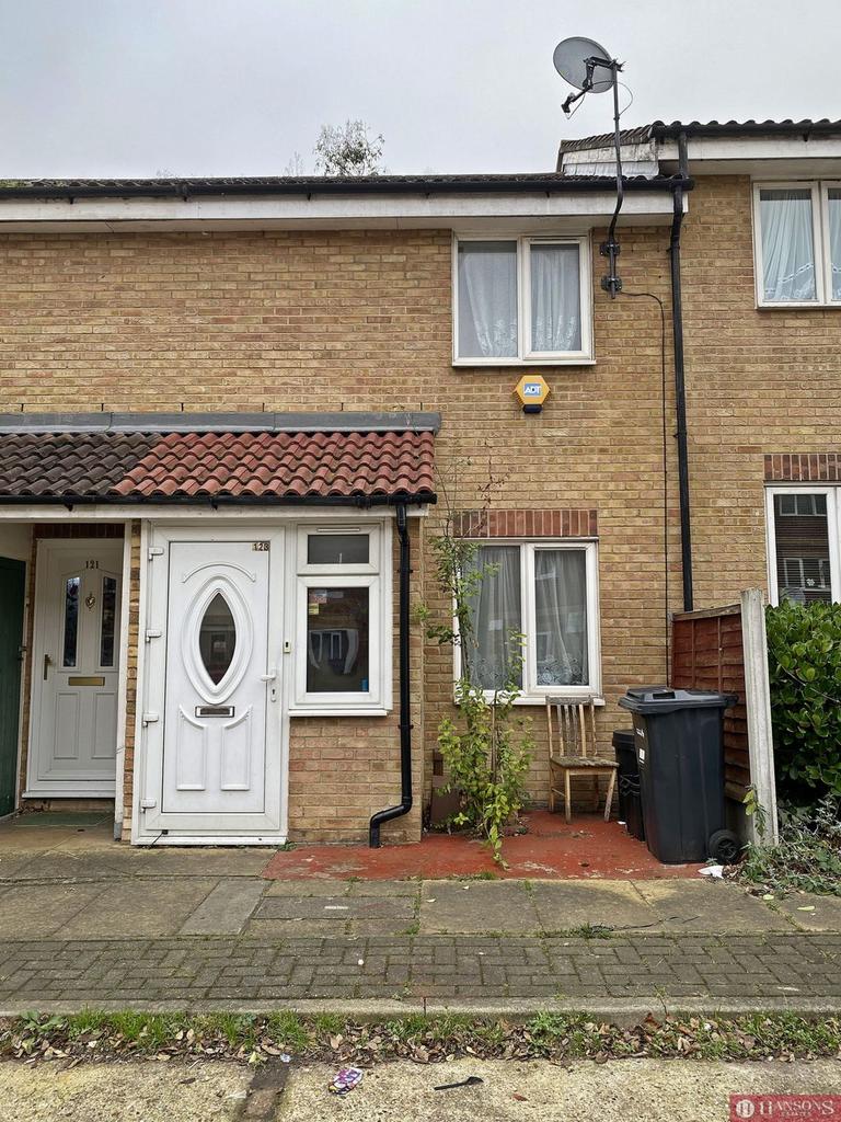 Fenman Gardens, Goodmayes, IG3 2 bed house - £1,350 pcm (£312 pw)