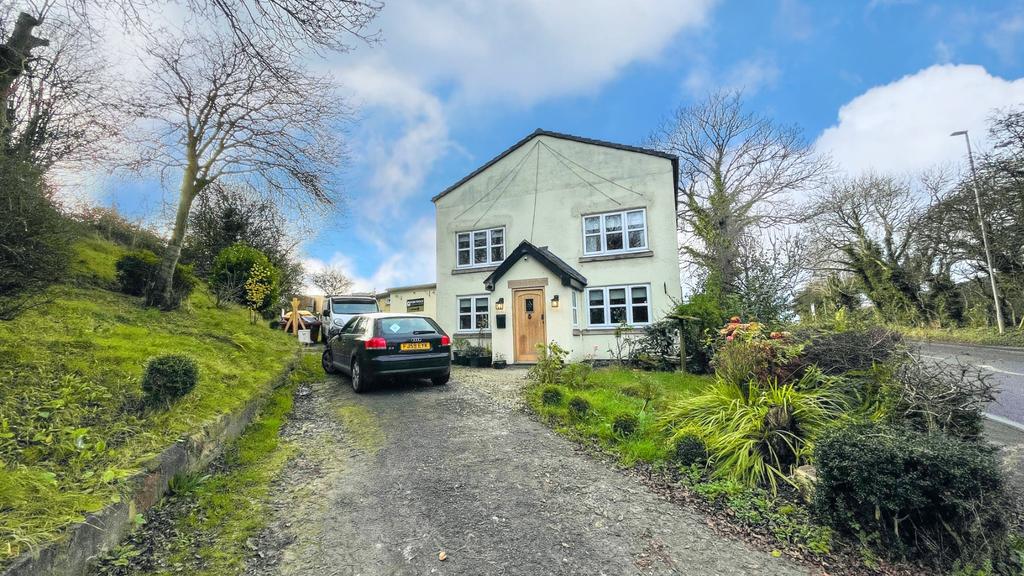 Penkford Lane, Collins Green... 3 bed detached house - £350,000