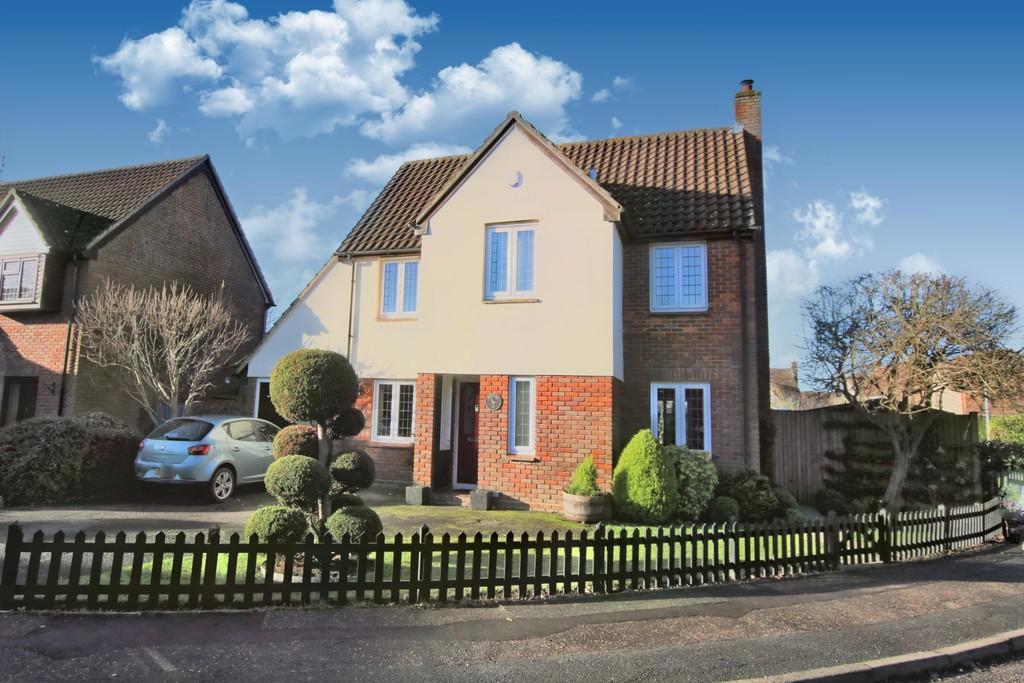 Leaden Roding, Dunmow 4 bed detached house - £585,000