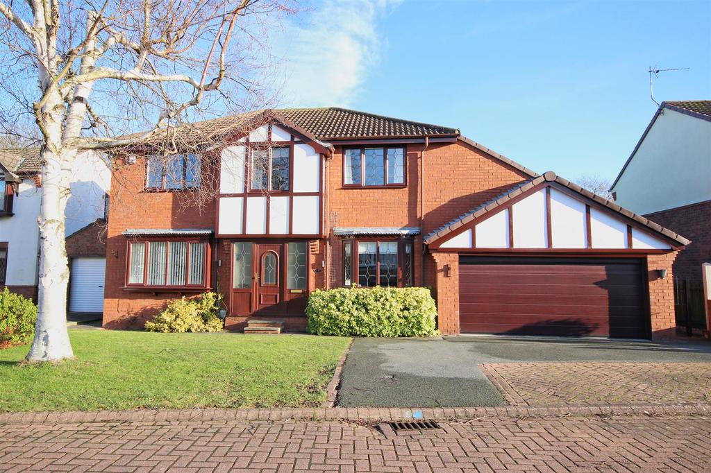 Guildford Close, Beverley 5 bed detached house - £475,000