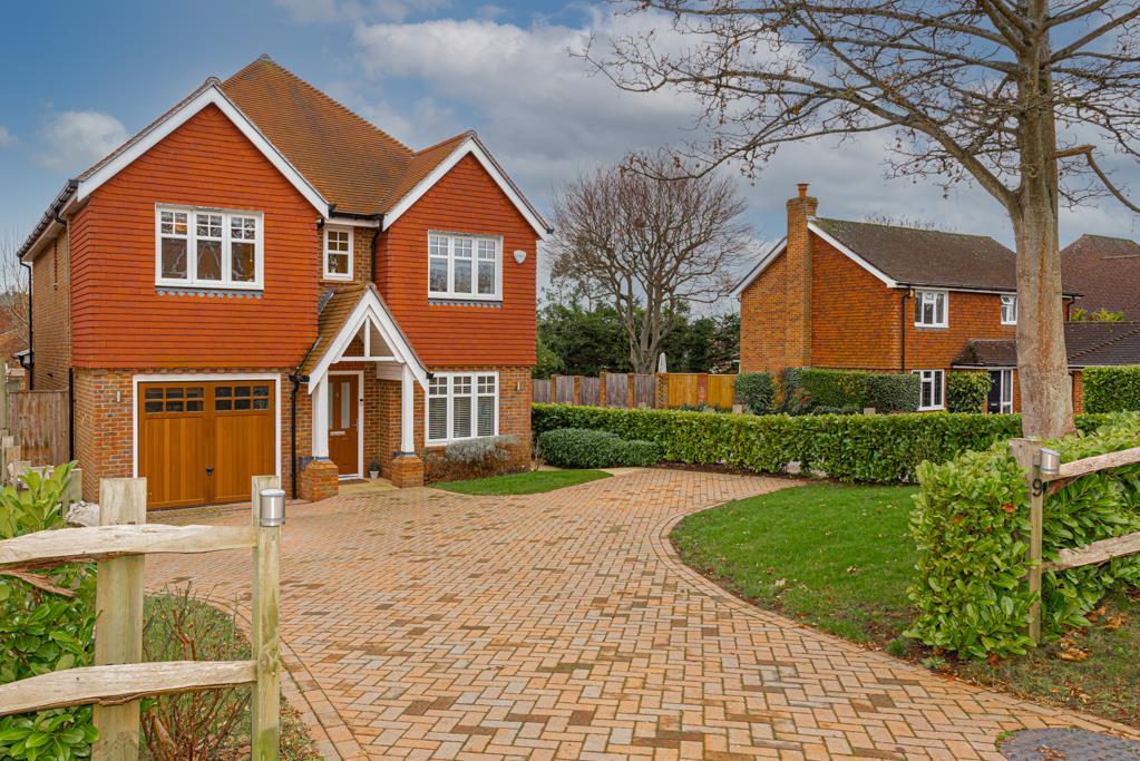 Walnut Grove, Banstead 4 bed detached house - £950,000
