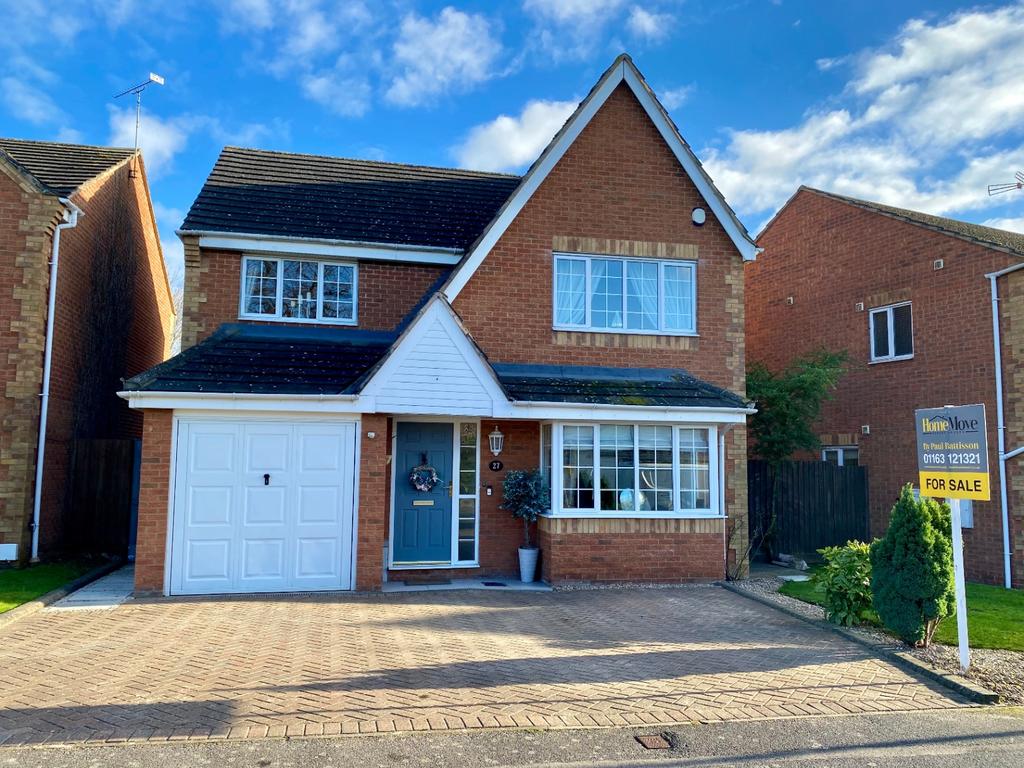 Lilac Way,Leicester,LE7 4XU 4 bed detached house - £415,000