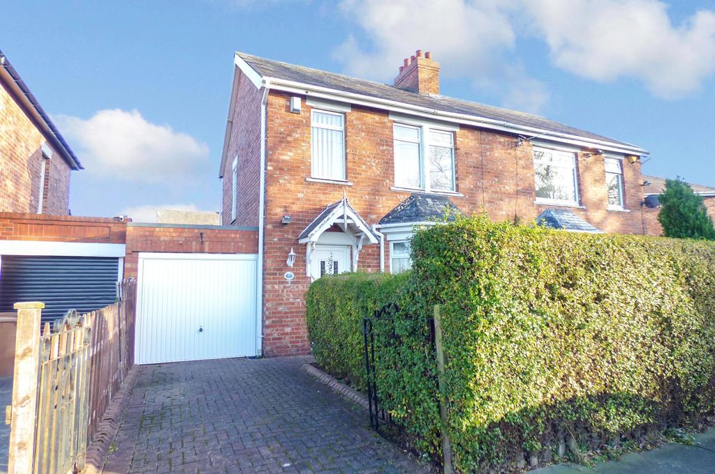 Hareshaw Road, South Wellfield... 3 bed semi-detached house - £189,950