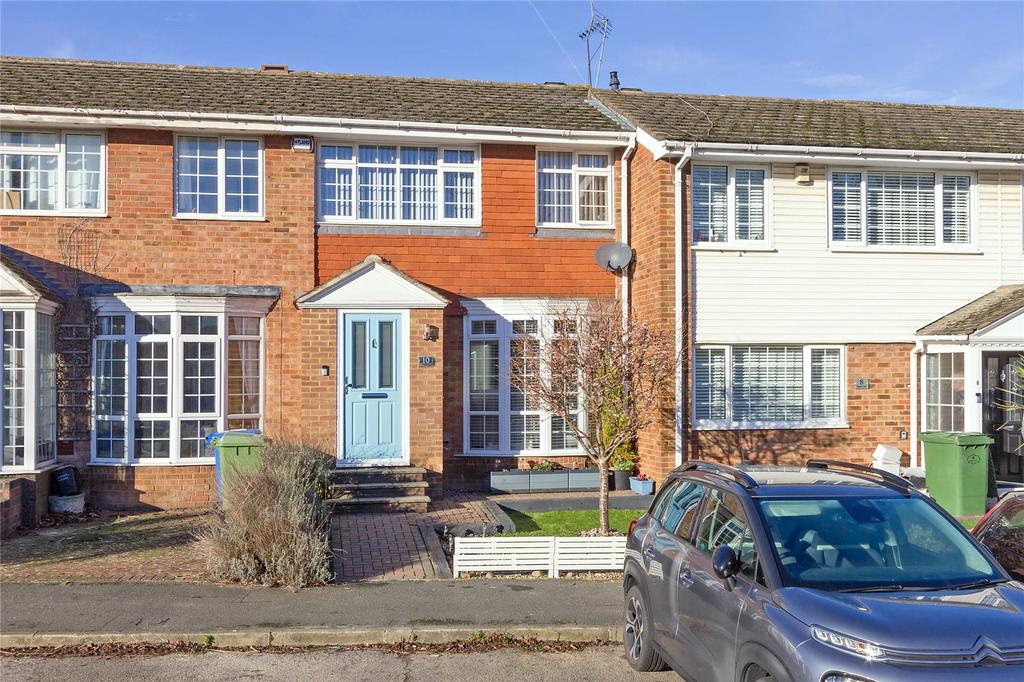 Regency Court, Sittingbourne, Kent, ME10 3 bed terraced house - £280,000