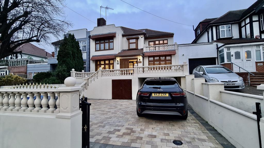Watford Road, Harrow, Greater London... 7 bed semi-detached house - £ ...