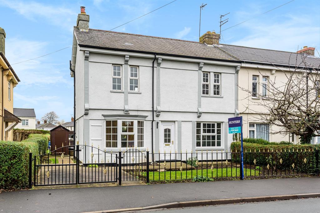 Grovehill Road, Beverley, East... 3 bed semi-detached house - £200,000