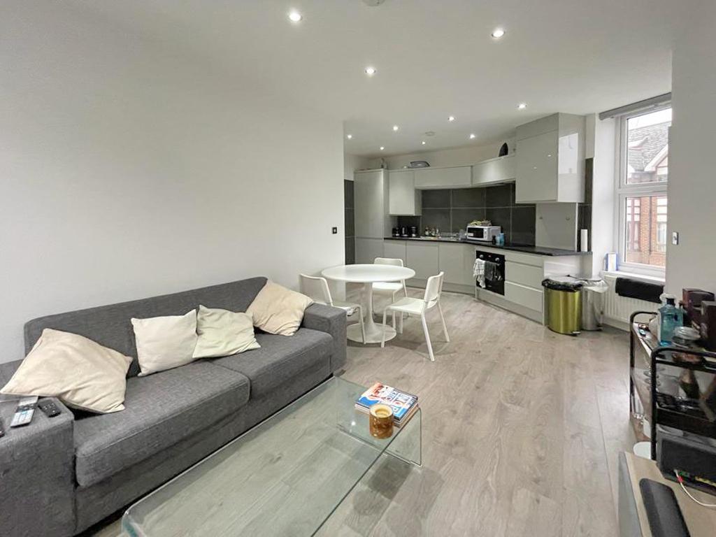 Dawes road, London, SW6 2 bed flat - £2,002 pcm (£462 pw)
