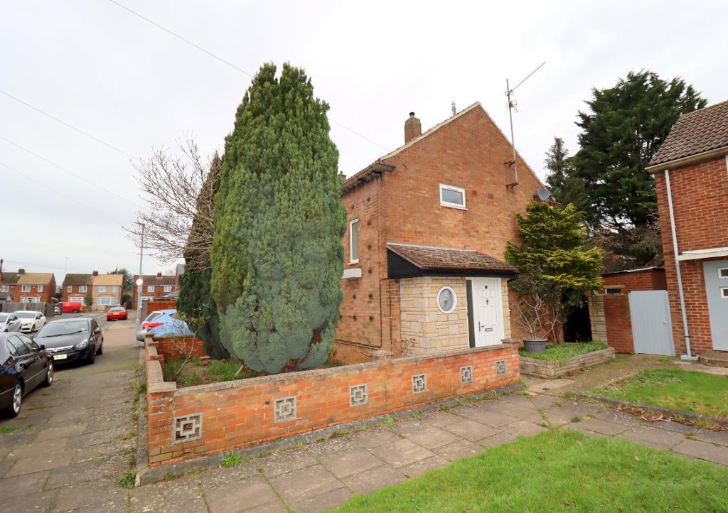 Waterslade Green, Runfold, Luton... 3 bed end of terrace house - £315,000