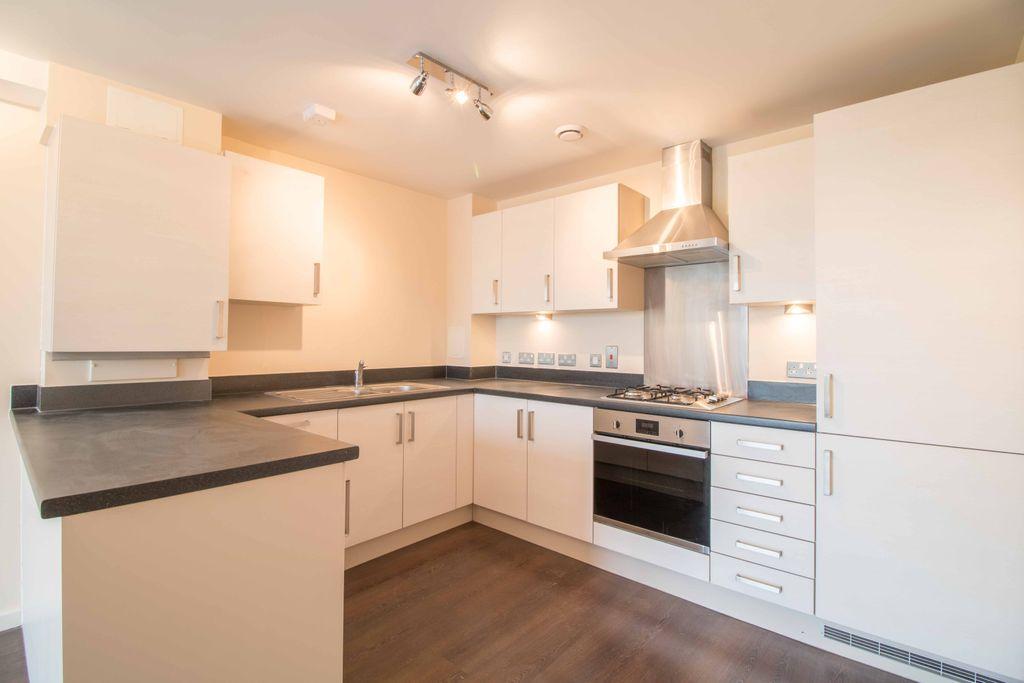Holdsworth Lodge, 66 Lancaster... 2 bed apartment - £1,400 pcm (£323 pw)
