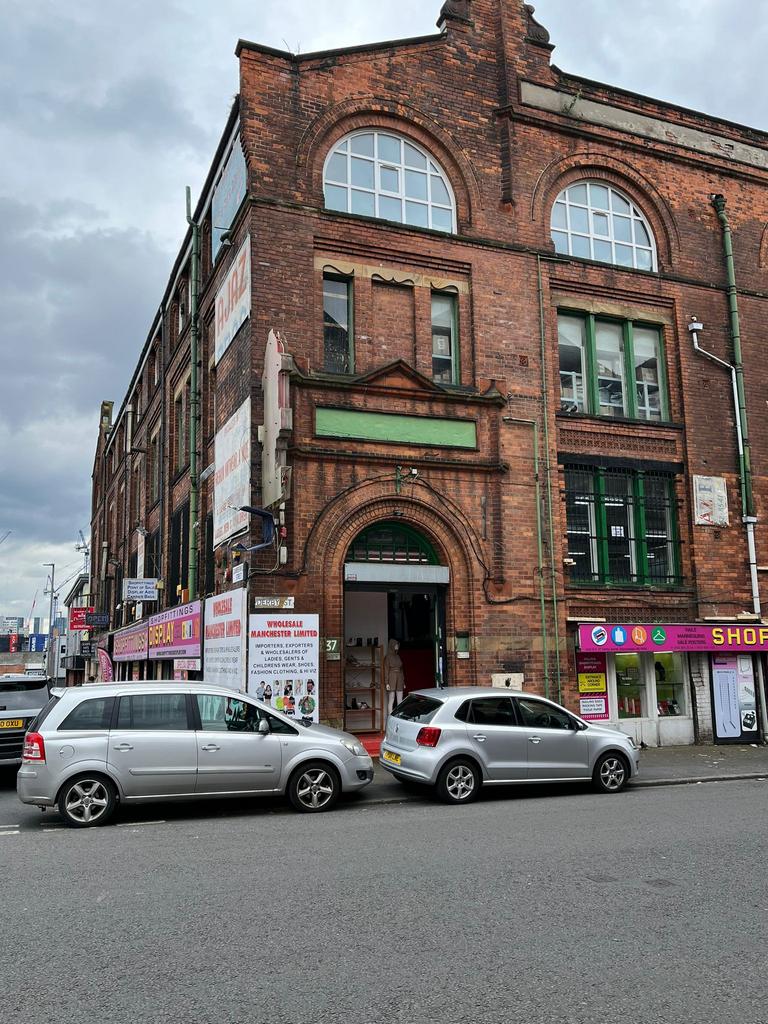 Manchester, M8 Property to rent - £2,100 pcm (£485 pw)