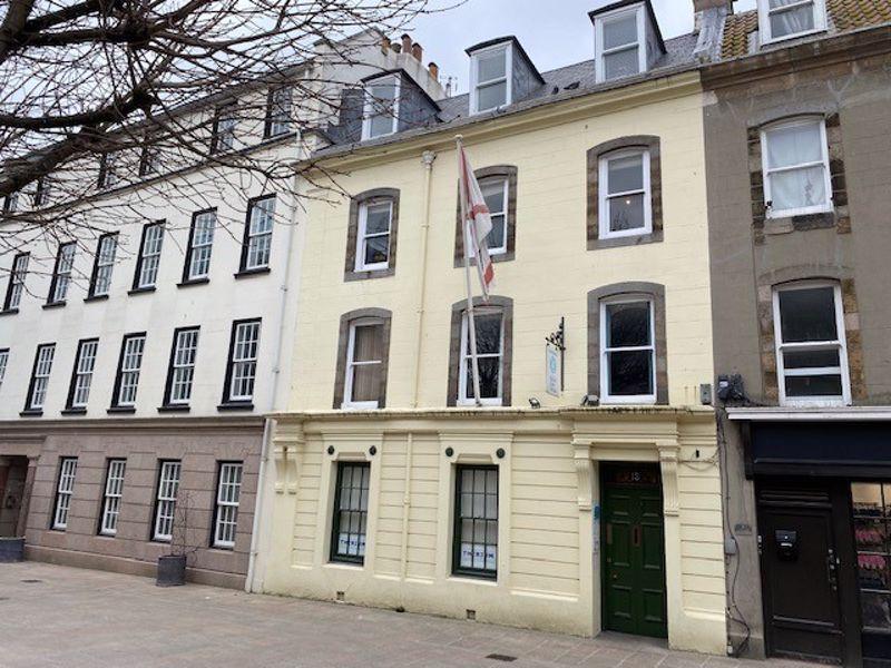 1st Floor, 13 Royal Square, St... Property - £896 pcm (£207 pw)