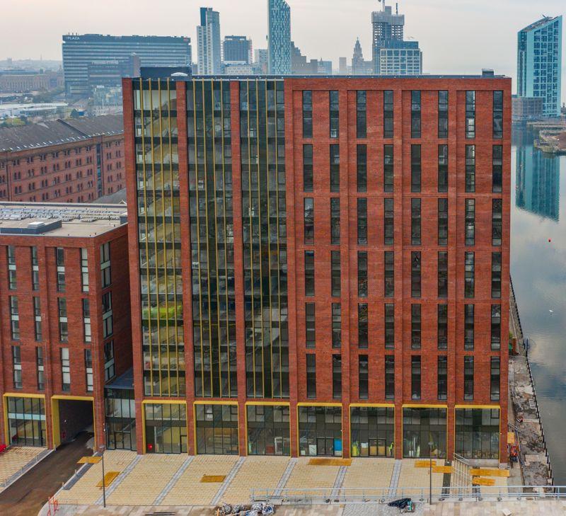 11 Jesse Hartley Way, Liverpool 2 bed apartment - £900 pcm (£208 pw)