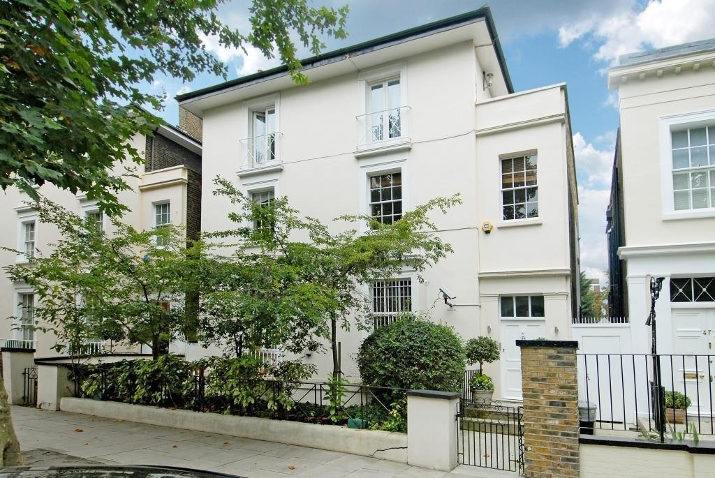 Hamilton Terrace, St Johns Wood NW8 3 bed apartment - £3,467 pcm (£800 pw)
