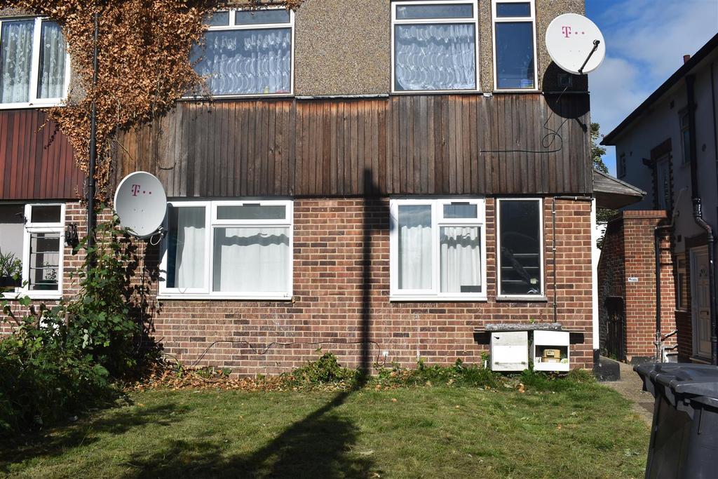 Northumberland Park, London N17 1 bed maisonette - £1,350 pcm (£312 pw)