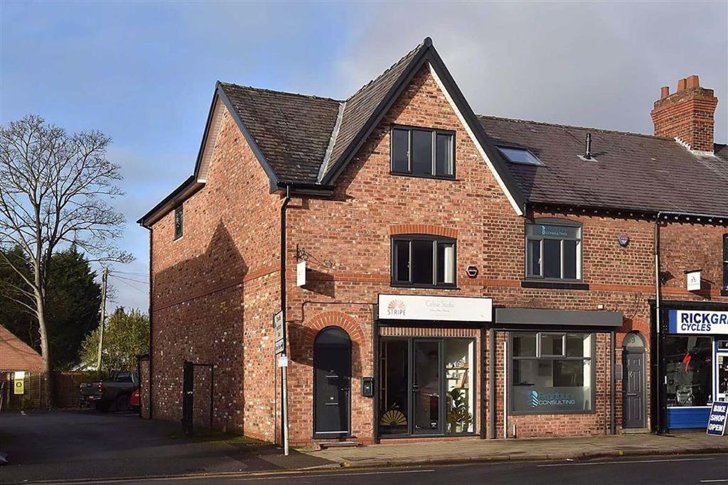 Wilmslow Road, Handforth, Wilmslow 2 bed penthouse - £995 pcm (£230 pw)