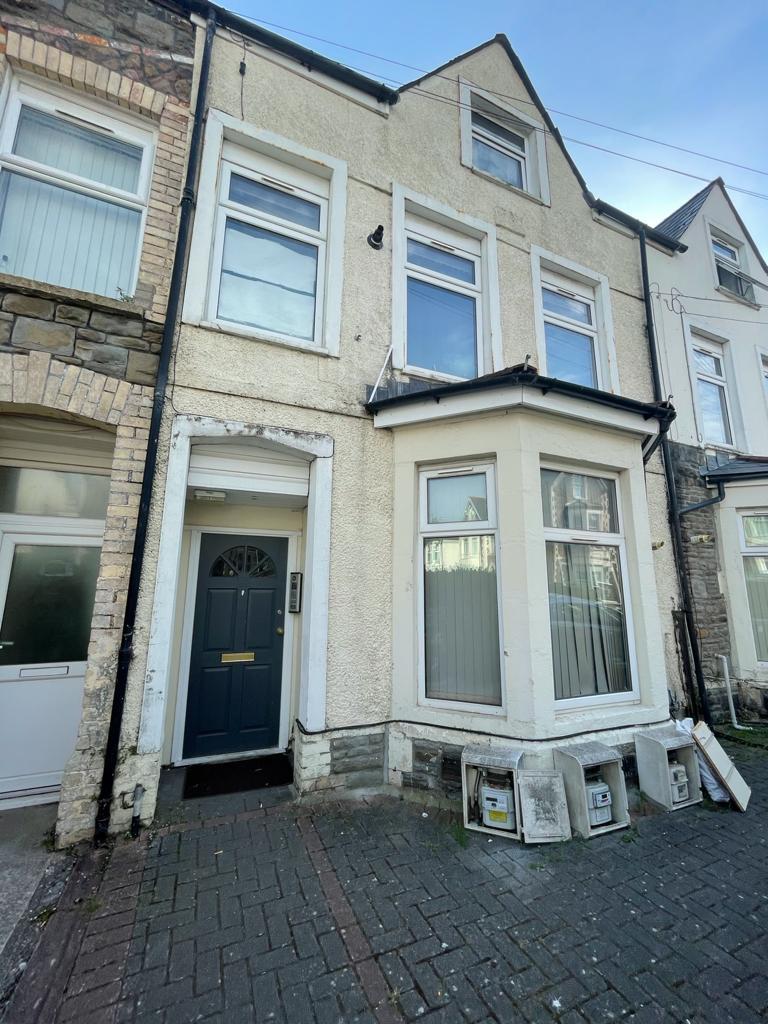 Gordon Road, Cardiff 2 bed flat - £855 pcm (£197 pw)