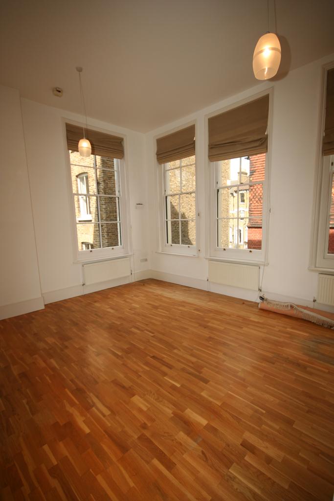 Bennett Park, London SE3 1 bed flat - £1,400 pcm (£323 pw)