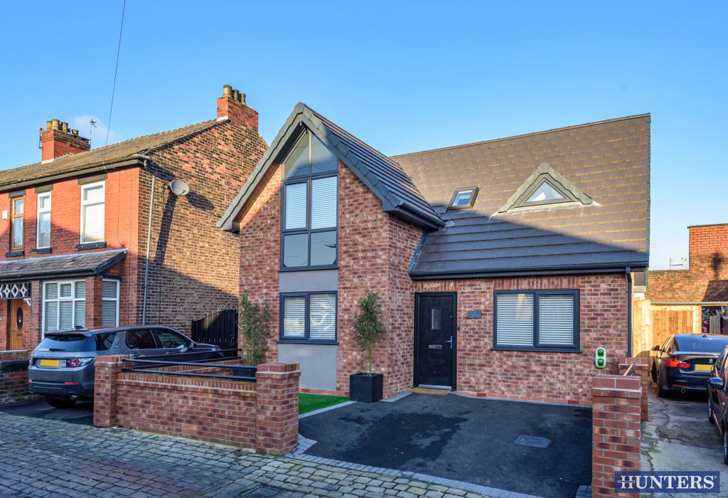 Prospect Road, Cadishead, Manchester... 3 bed bungalow - £275,000