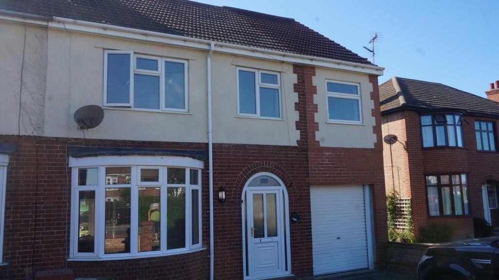 Peterborough Road, Farcet, PE7 4 bed house - £1,200 pcm (£277 pw)