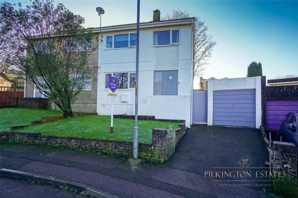 Rashleigh Avenue, Saltash, PL12 3 bed semi-detached house - £260,000
