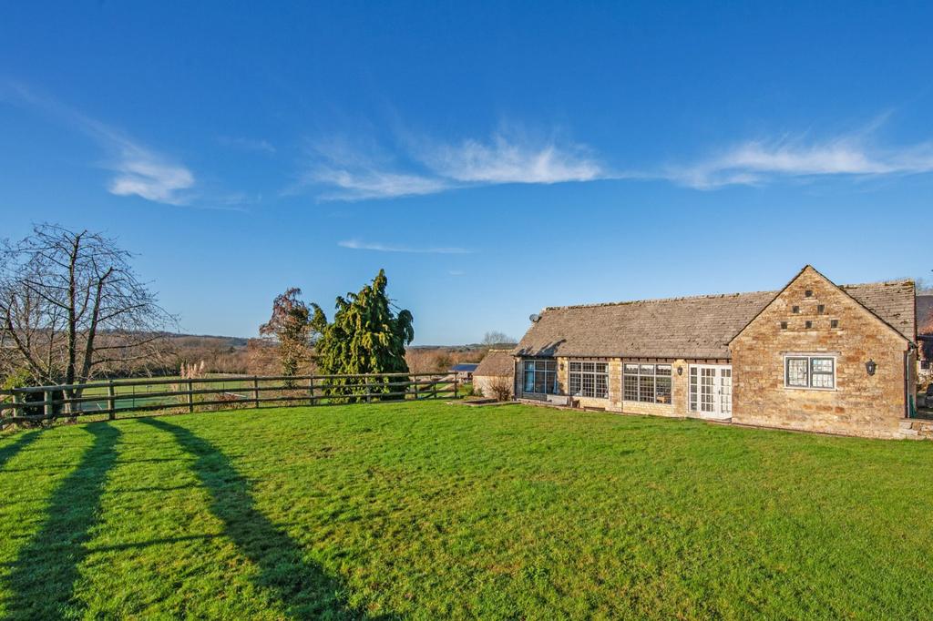 Home Farm, Little Rissington, Cheltenham 2 bed detached house - £2,600 ...