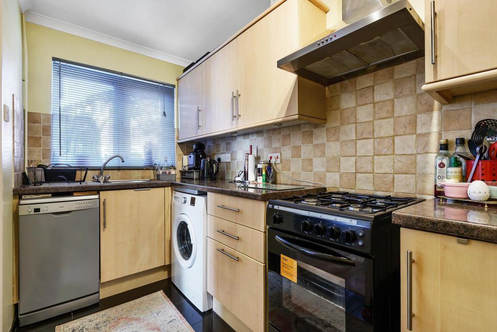Newsham Road Goldsworth Park Woking Gu21 2 Bed End Of Terrace House