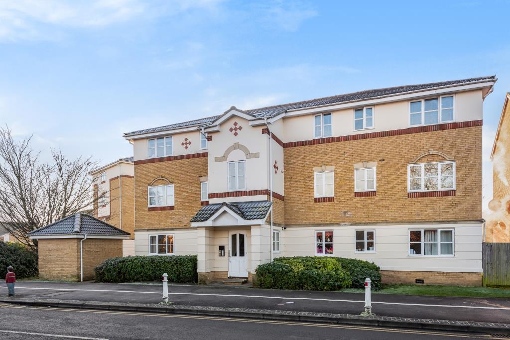 Slough, Berkshire, SL1 2 bed apartment - £1,200 pcm (£277 pw)