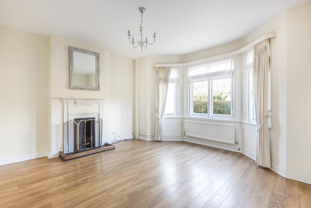 The Warren, Caversham, Reading 3 bed detached house - £2,500 pcm (£577 pw)