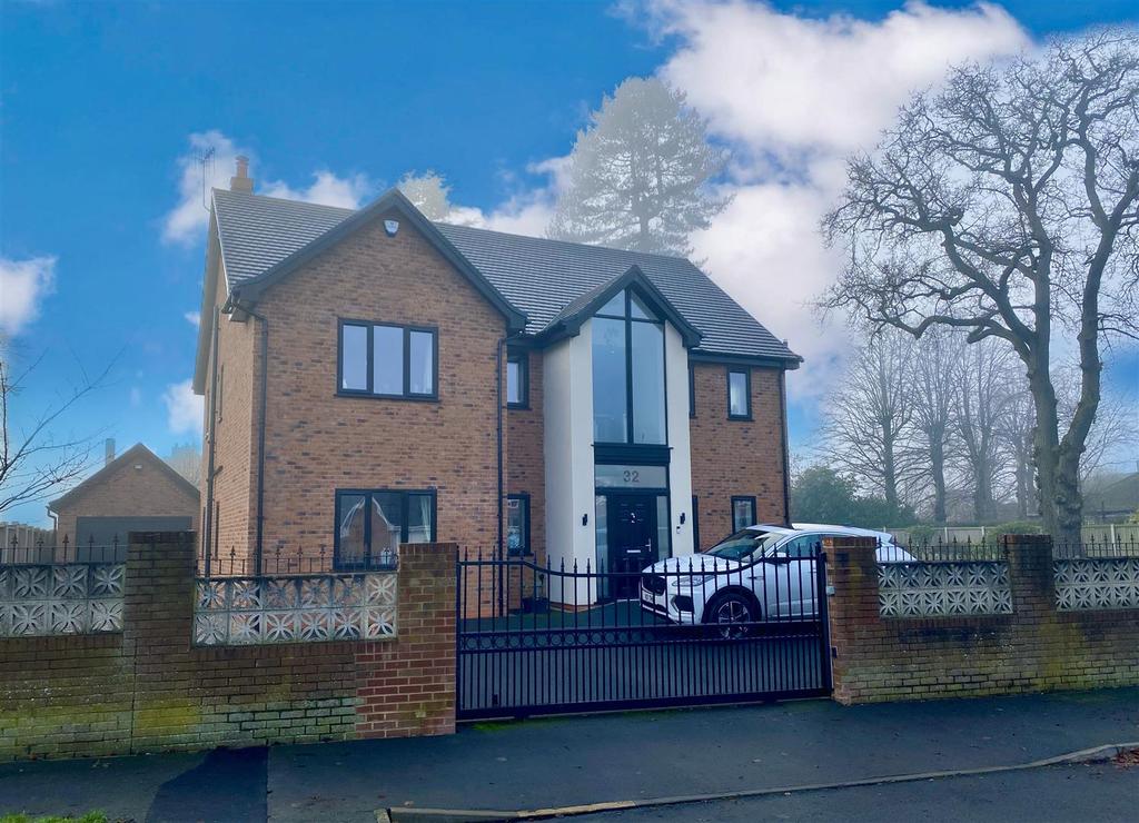 Chivelstone Grove, Trentham... 4 bed detached house - £675,000