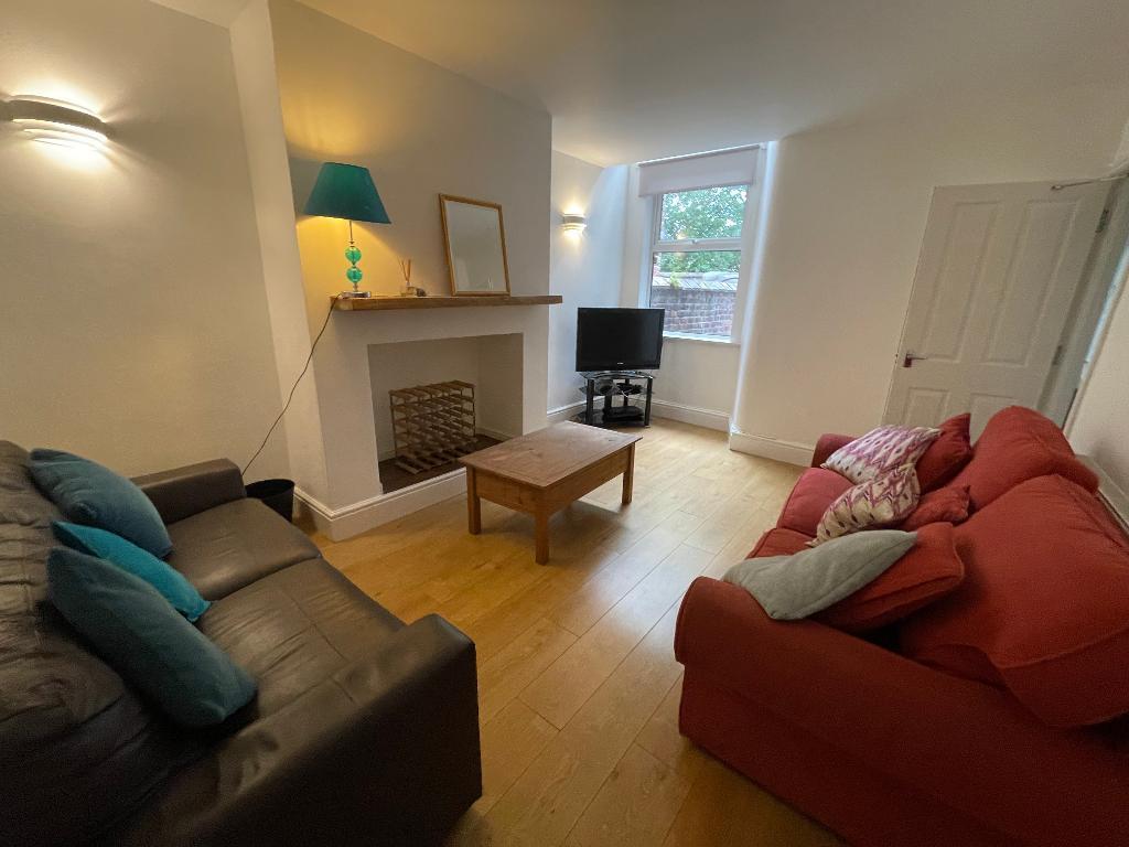Whitby Road, Fallowfield, Manchester... 5 bed terraced house - £3,358 ...