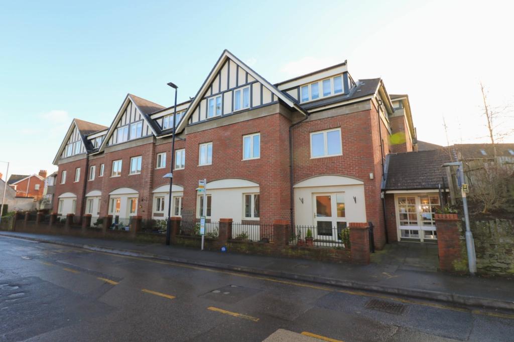 52 Goodrich Court 1 bed retirement property - £99,000
