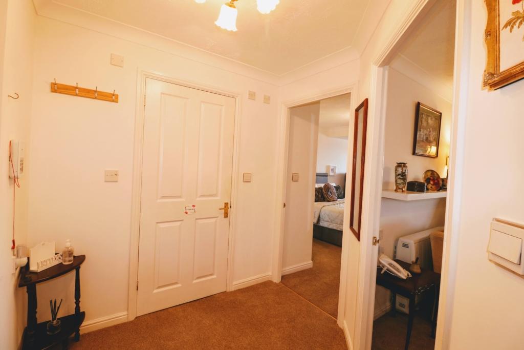 52 Goodrich Court 1 bed retirement property - £99,000