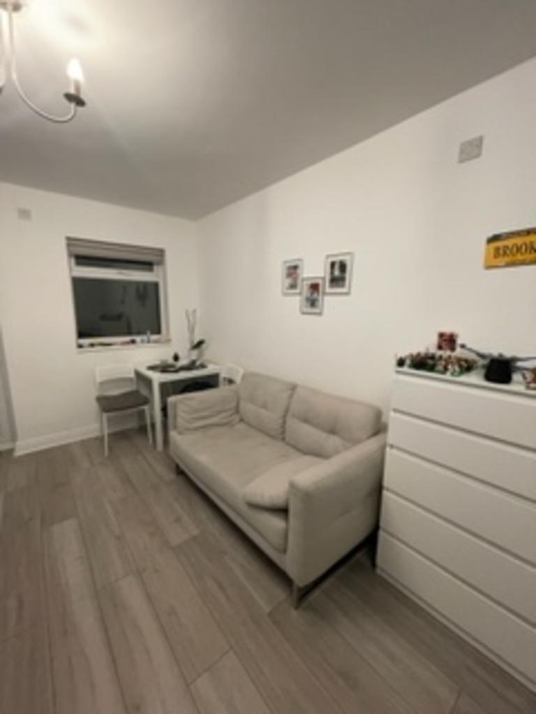 Kenmore Gardens, Edgware, HA8 5HE Studio - £895 pcm (£207 pw)