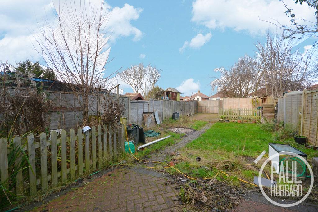 Notley Road, Lowestoft, Suffolk 3 bed terraced house - £180,000
