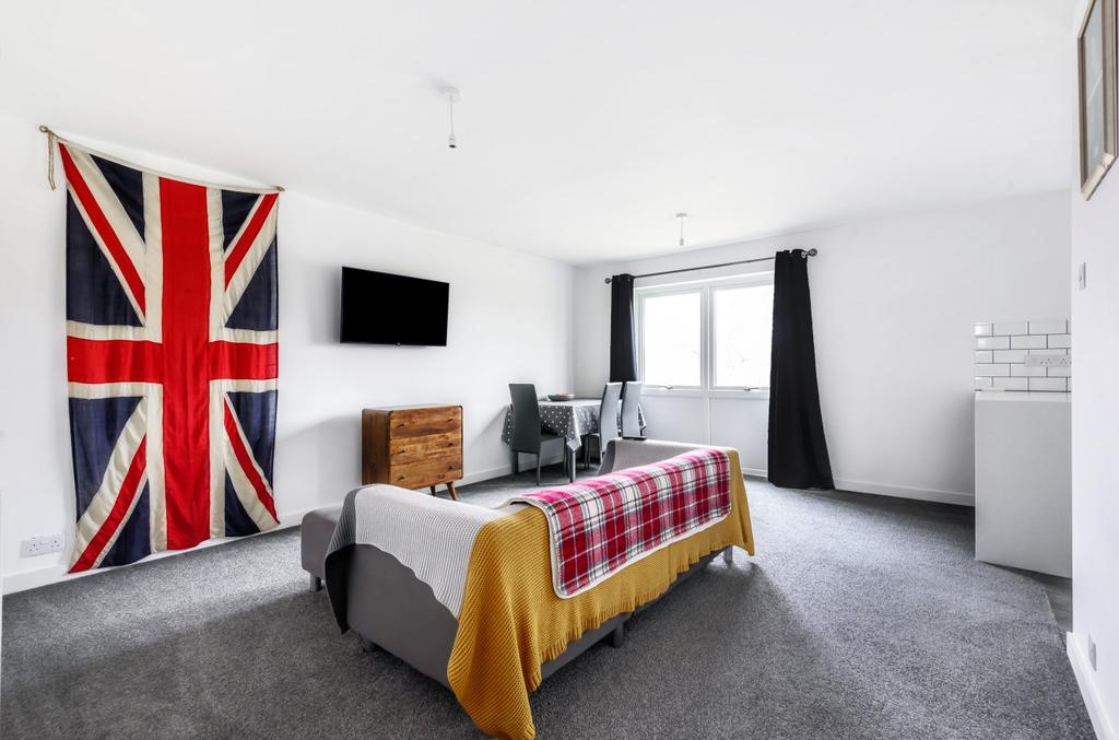 Ashtree Road, Frome, Frome, BA11 2 bed apartment - £165,000