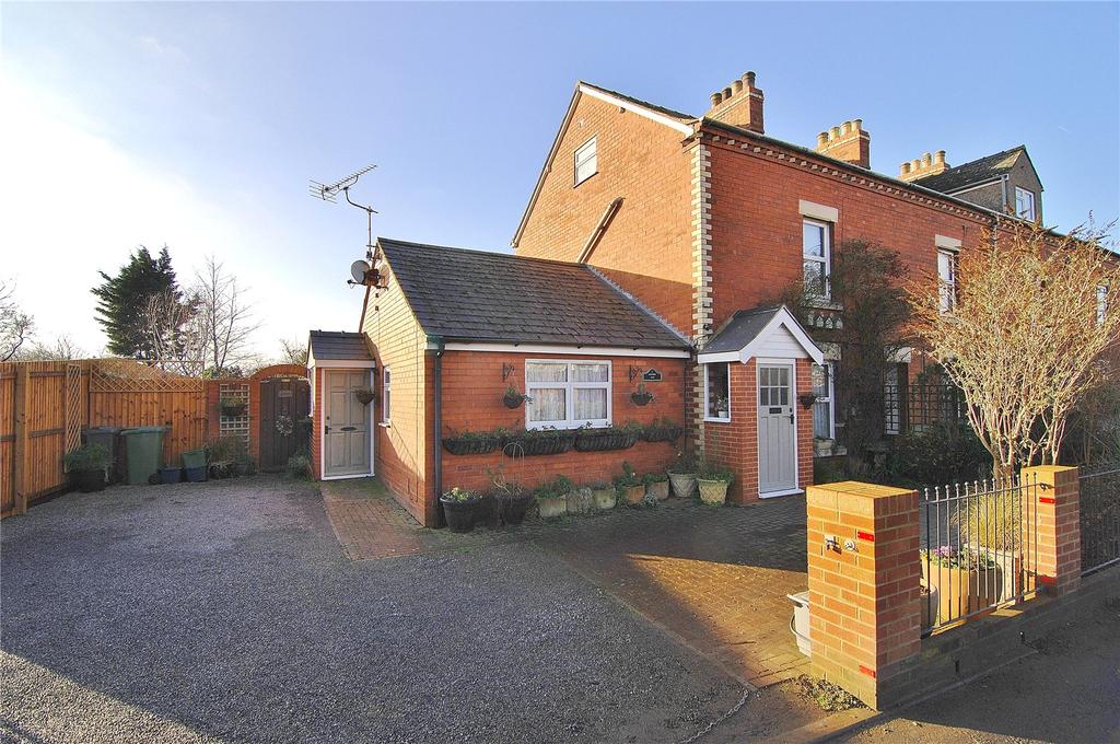 Oldends Lane, Oldends, Stonehouse, GL10 3 bed end of terrace house - £ ...
