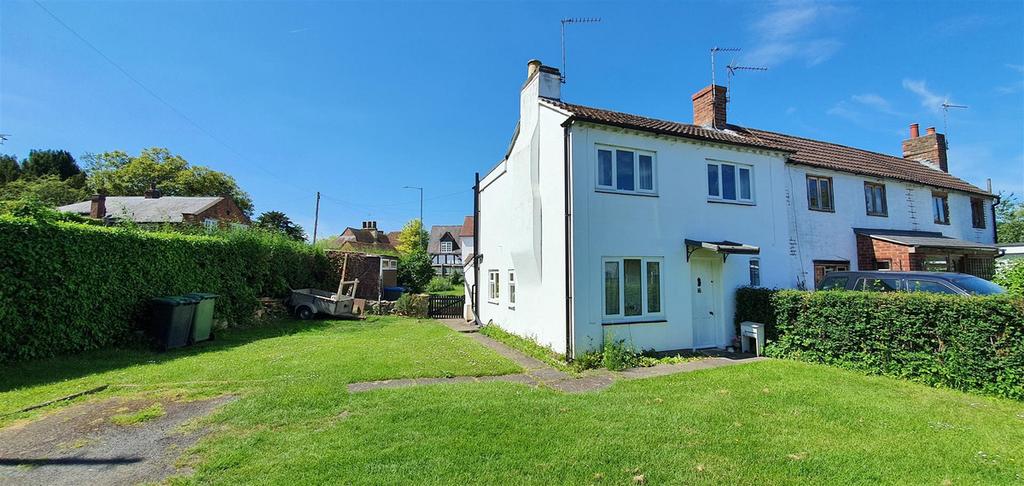 Warwick Road, Southam, CV47 2 bed cottage - £260,000