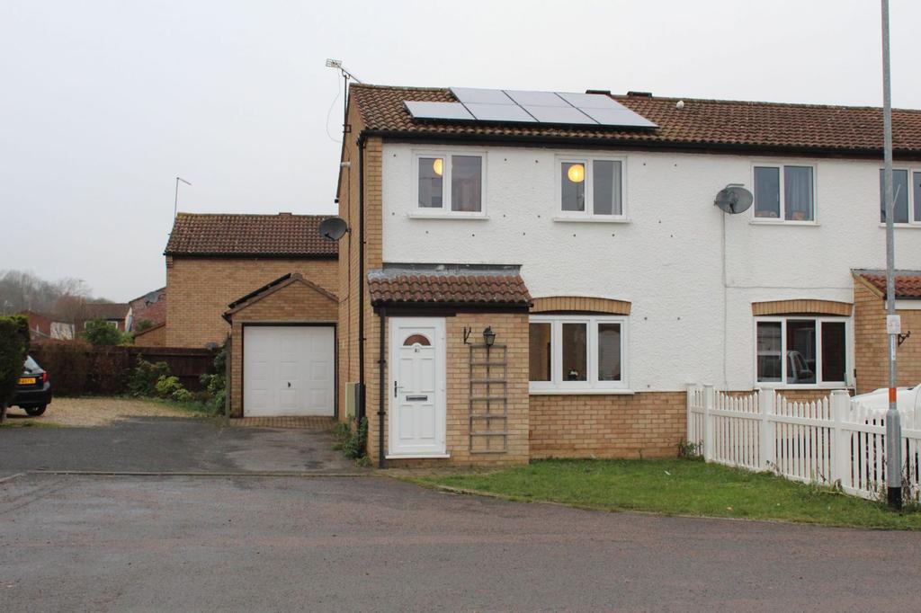 Lincoln Way, Daventry... 3 bed semi-detached house - £230,000