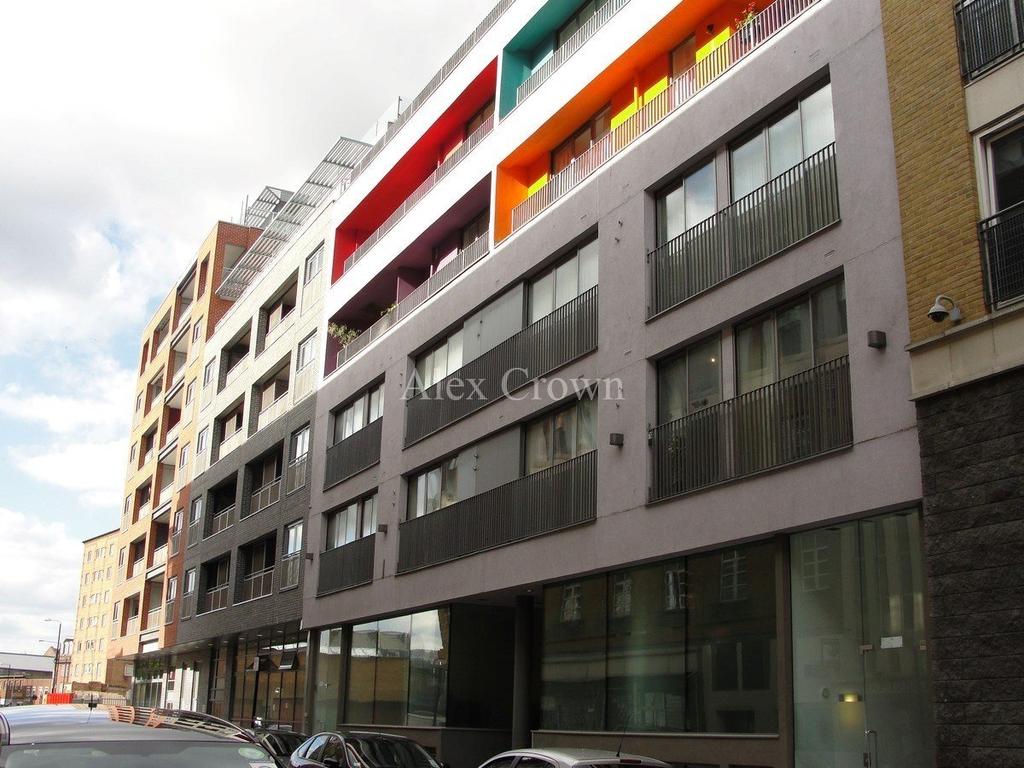 Plumbers Row, Aldgate East 2 bed apartment - £2,500 pcm (£577 pw)