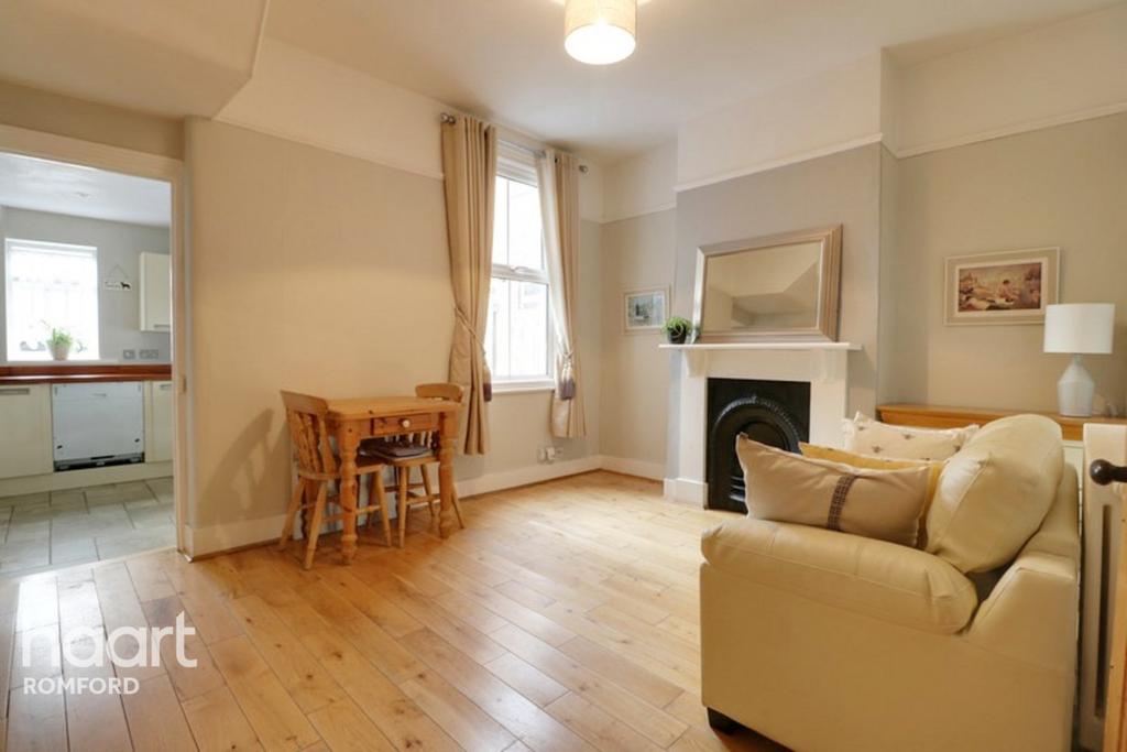 Knighton Road, Romford 2 bed end of terrace house - £375,000
