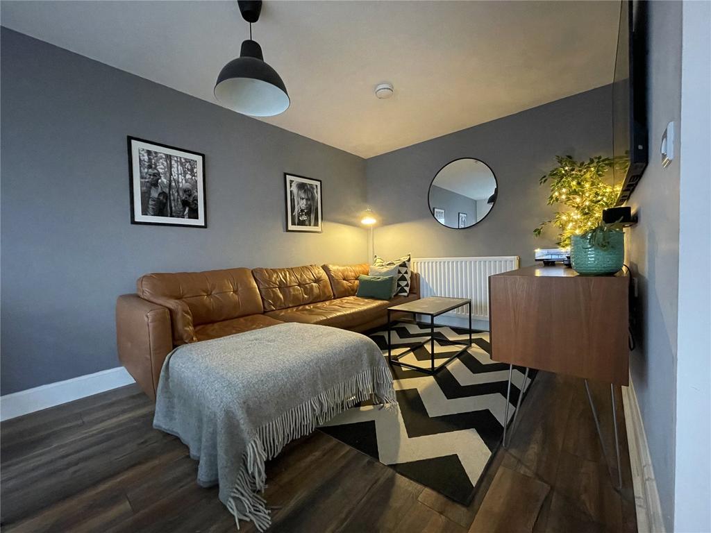 Flat 1, 13 Tinto Place, Edinburgh, EH6 2 bed flat - £235,000
