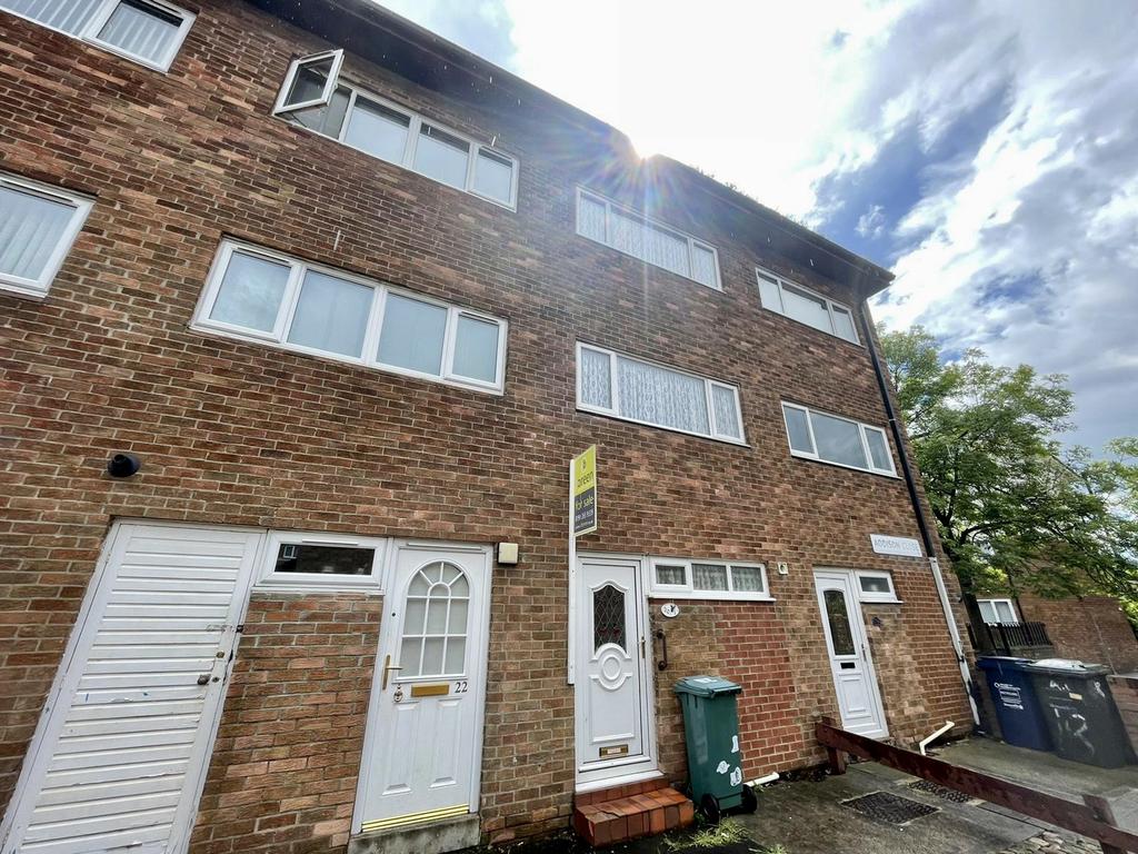 Addison Close, Newcastle upon Tyne NE6 3 bed townhouse - £129,950