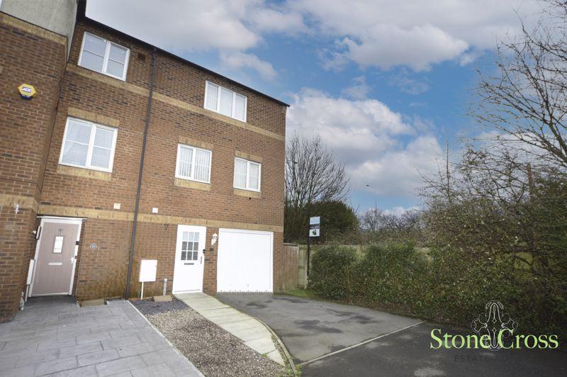 Summercroft Close, Warrington, WA3 3WL 3 bed townhouse - £199,950