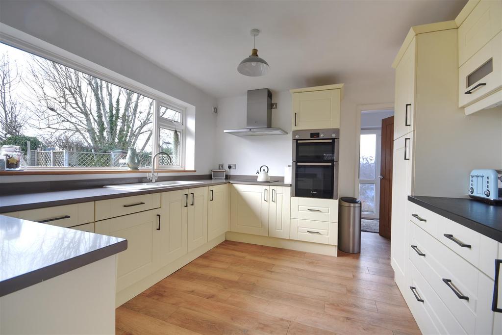 Brede Hill, Brede 3 bed detached house - £595,000