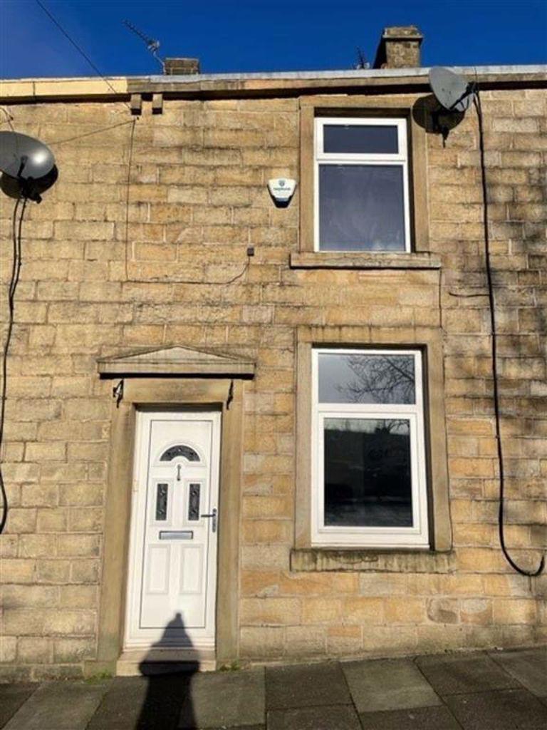 Cabin End Row, KNUZDEN 2 bed terraced house - £115,000
