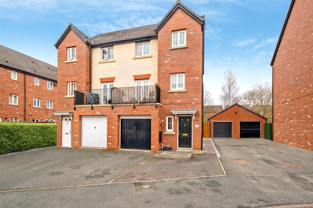 Regency Walk, Middlewich 3 bed semi-detached house - £230,000