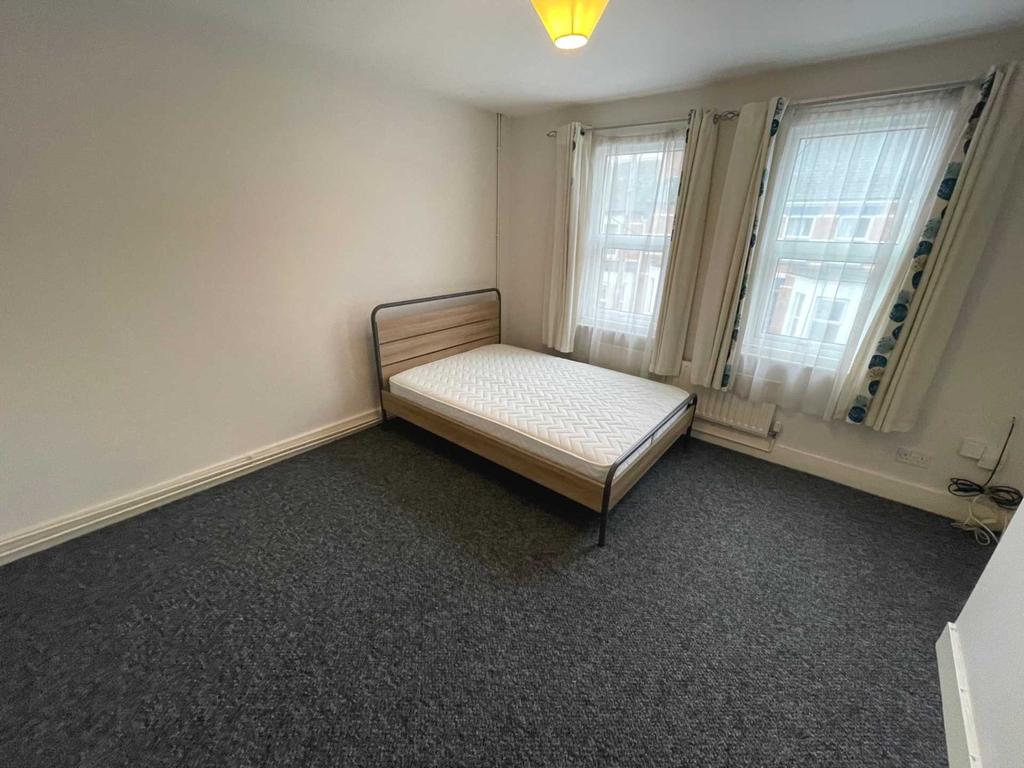 Belmont Road - RG30 2UX 1 bed in a house share - £500 pcm (£115 pw)